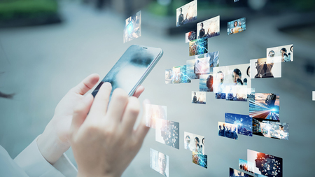 小学生のデジタルアートが20万円の世界だったが…「バブルが弾けたNFT」の今後 | ゴールドオンライン